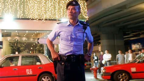 不得不说，任达华才是最嚣张跋扈的巡警，一警棍下去不死也得残！高清1080p在线观看平台腾讯视频