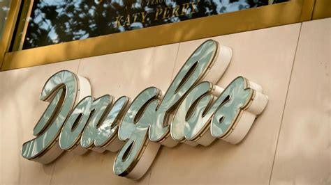 Douglas Anuncia Un ERE Para 600 Trabajadores Y El Cierre De 97 Tiendas