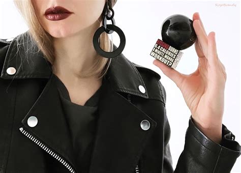 Kissing Burns 64 Calories A Minute Wanna Workout By Kilian Perfume