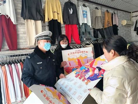 稷山交警进稷王市场话安全交通管理大队活动宣传