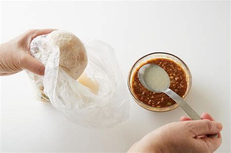 簡単おいしい！【ポリ袋でレンチン蒸し鶏】のアレンジレシピ2選。「棒棒鶏」「カオマンガイ」 ゆうゆうtime