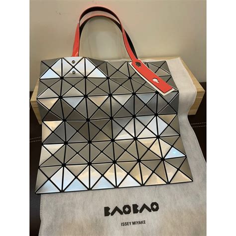 三宅一生 Issey Miyake Baobao Lucent 6x6托特包 限定雙色 粉紅色銀色 蝦皮購物