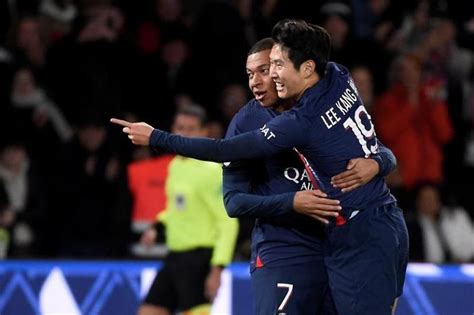 Psg 미드필더 후보에서 앞서나가는 이강인