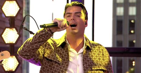 Yves Berendse zorgt voor een héérlijke opening van De Oranjezomer met Terug In De Tijd