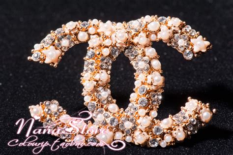 实拍欧美奢华大牌饰品小香经典双c Logo珍珠宝石花朵钻石胸针胸花wuzongqi1985