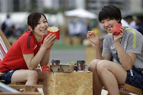 東奧選手村菜單公布 每天的5萬份「奧運餐」吃啥？ 動誌