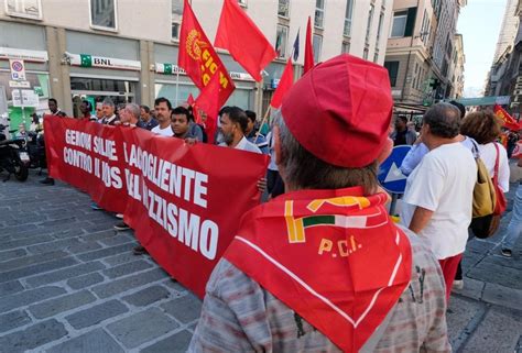 Genova In Tremila Al Corteo Di Lotta Comunista Contro Il Governo E Il