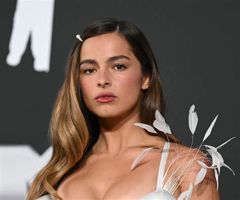 Addison Rae Writhes On The Dance Floor In Sombrs New Music Video