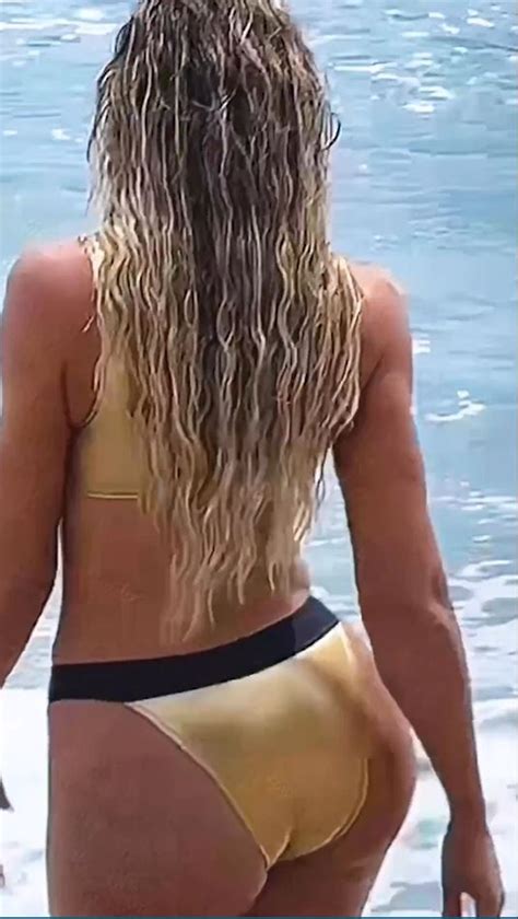 Khloe Kardashian Bikini Booty