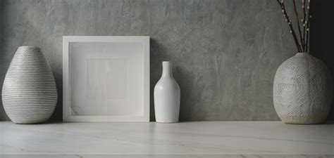 Ruang Kerja Minimal Dengan Bingkai Mock Up Dan Dekorasi Vas Keramik