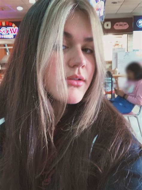 Blonde Streaks Светлые пряди Идеи для волос Прически