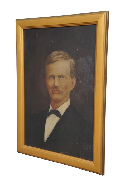 Retrato antiguo de caballero Pintura al óleo sobre tabla Hombre con bigote en venta en stDibs