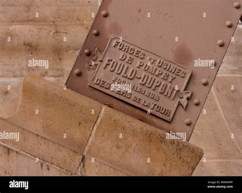 Eiffel Tower Foundation Hi Res Stock Photography And Images Alamy