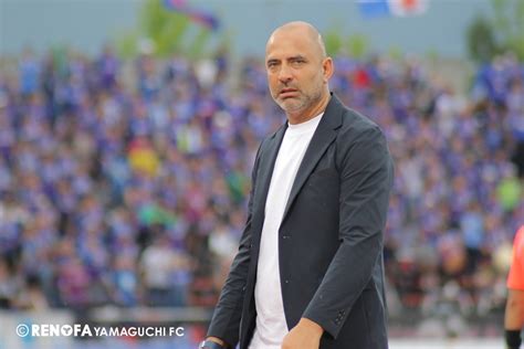レノファ山口fcのフアン・エスナイデル監督 山口宇部経済新聞