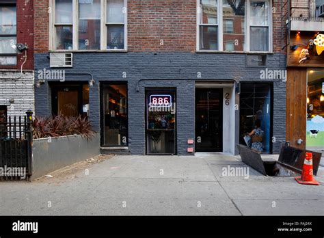 886 26 St Marks Pl New York Ny Exterior Storefront Of A Taiwanese