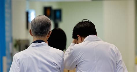 단독 서울의대 교수들 실제 사직할 것5월 새 비대위 출범 결의