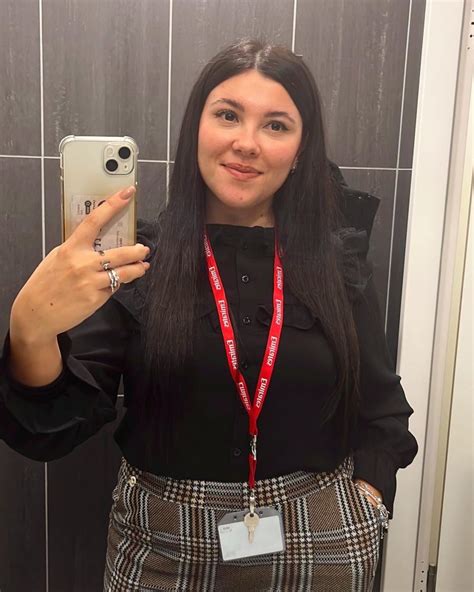 Giulia Cortopassi On Linkedin Not My Best Photo But I Am Happy To Share My New Job At Emirates