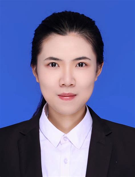 梁颖，女，199805，中共党员，研究方向：思想政治教育