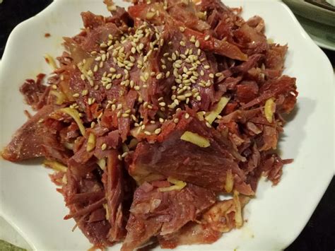 2023清真铁志明腊牛羊肉美食餐厅腊牛肉回家干切成薄片，放点【去哪儿攻略】