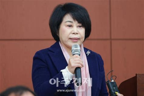 포토 인사말 하는 김연화 소비자공익네트워크 회장 아주경제