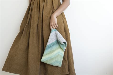 Slanted Stripes Cowl Knitting Pattern — Andrea Rangel