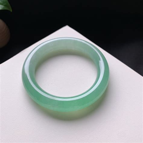 冰种晴水绿圆条手镯56mm 翡翠王朝
