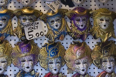Máscaras Venecianas Típicas Del Carnaval Foto Editorial Imagen De