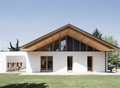 Straw Bale Construction A Guide From First In Architecture