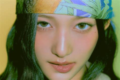 레이·장원영·이서 긱시크룩에 담아낸 아이브 스위치