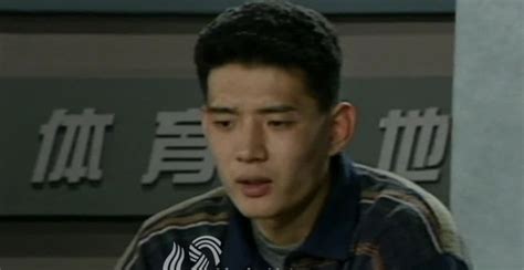 帅而不自知，巩晓彬透露年轻时和女孩说话会脸红腾讯新闻