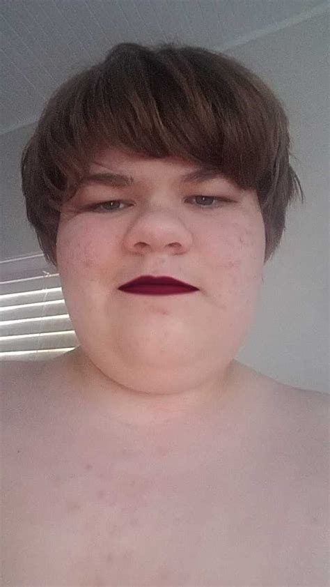 Pin By Leah On Discord Face Reveals Fat People Funny Ugly Photos