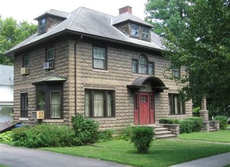 The History Of Rusticated Concrete Blocks
