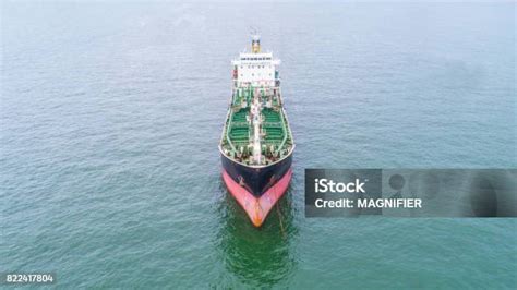 높은 바다에서 가스 유조선 유조선 정유 산업 화물 배입니다 평면도 조감도 태국 가져오기 내보내기 Lpg 정유 물류 및 교통 하버에서 크레인 다리 작업 0명에 대한 스톡 사진
