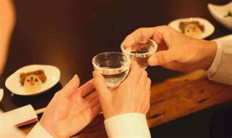 多地出台最严禁酒令：公职人员下班也不能饮酒凤凰网