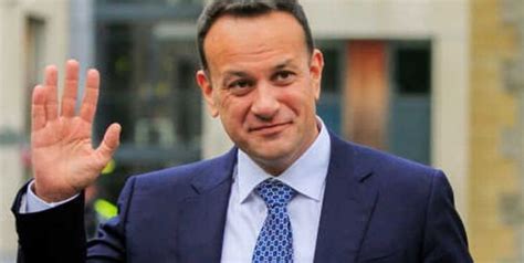 El Primer Ministro Irlandés Reactivó Su Licencia De Médico Para Ayudar