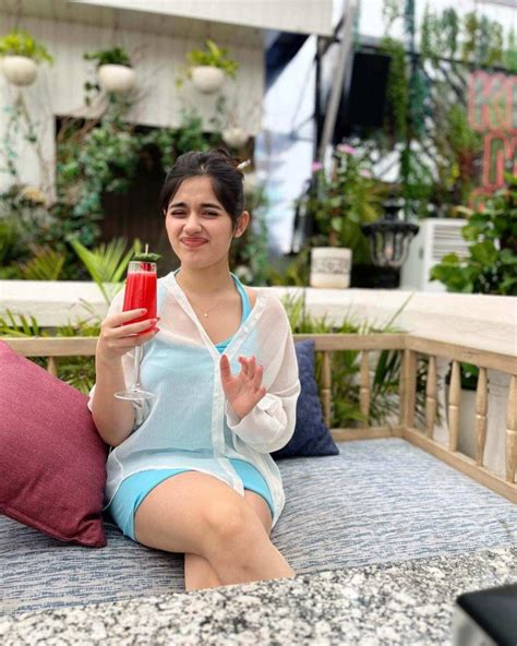 Jannat Zubairs Quirky Birthday Month Mood In Photos Iwmbuzz