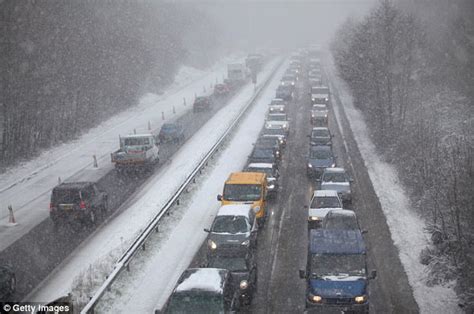 Lga Says Drivers Spend 5 Days A Year Stuck In Traffic Daily Mail Online