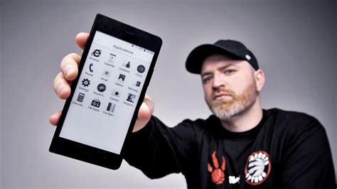 The E Ink Smartphone One Charge Lasts Two Weeks Youtube