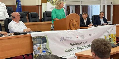 Mbahet Ceremonia E Shpërndarjes Së Kuponëve Të Parë Për Fermerët
