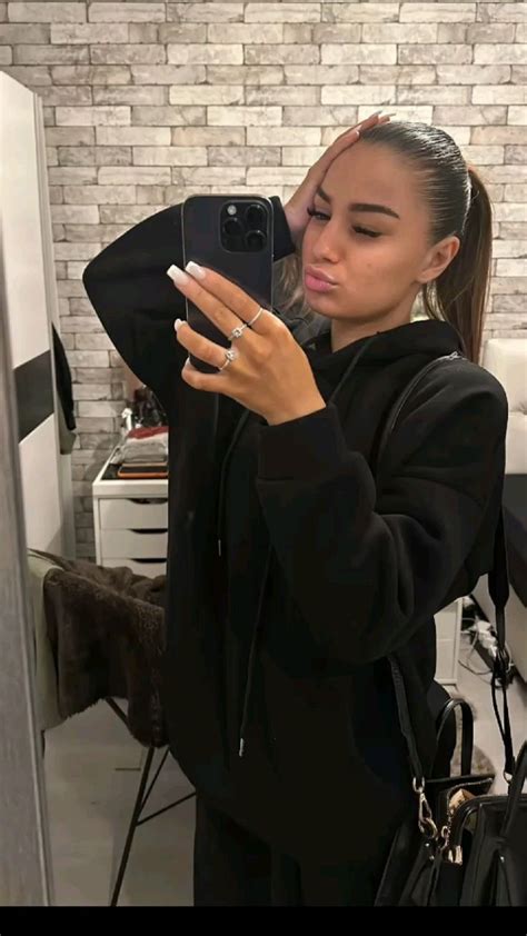 Épinglé Par Inci Yildiz Sur Outfit En 2024 Tenue Swag Femme Femme