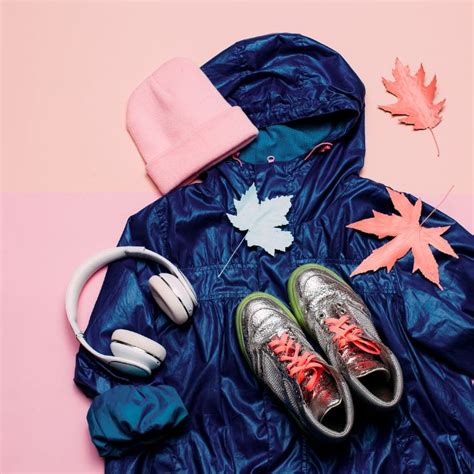 What To Wear On A Hot Rainy Day Guide For Light Outfit