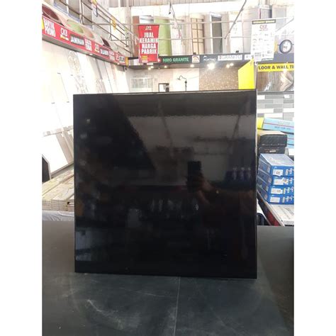 Jual KERAMIK LANTAI HITAM KILAP 50X50 MCC KW 1 G1 GRADE 1 Shopee