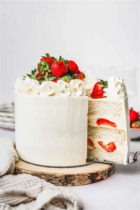 Recette du Layer Cake Fraisier à la Crème Diplomate