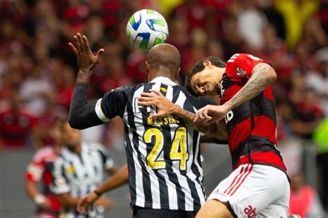 Santos vence o Flamengo em jogão no Mané Garrincha lotado Metrópoles