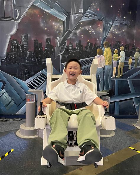 뜨레 옥토끼 우주센터 😘 친구 윤재와함께 ️ 첨만나는 친구에 낯설면어쩌지 걱정하더니 ㅋㅋ 잘노넹😎