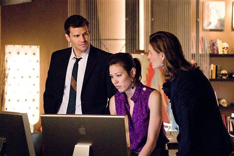TV Show Bones Angela Montenegro David Boreanaz Emily Deschanel