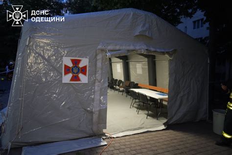 Нічна атака на Одесу вогонь охопив 9 поверхівку евакуйовано десятки людей