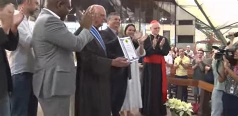 Padre J Lio Lancellotti Recebe Medalha Da Ordem Do M Rito Em S O Paulo