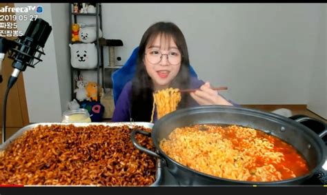 라면은 최대 20봉지 먹방bj 쯔양이 공개한 한달 수입은
