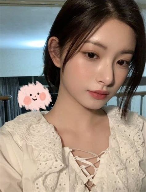 에버글로우 왕이런 촬스의 이슈와 유머